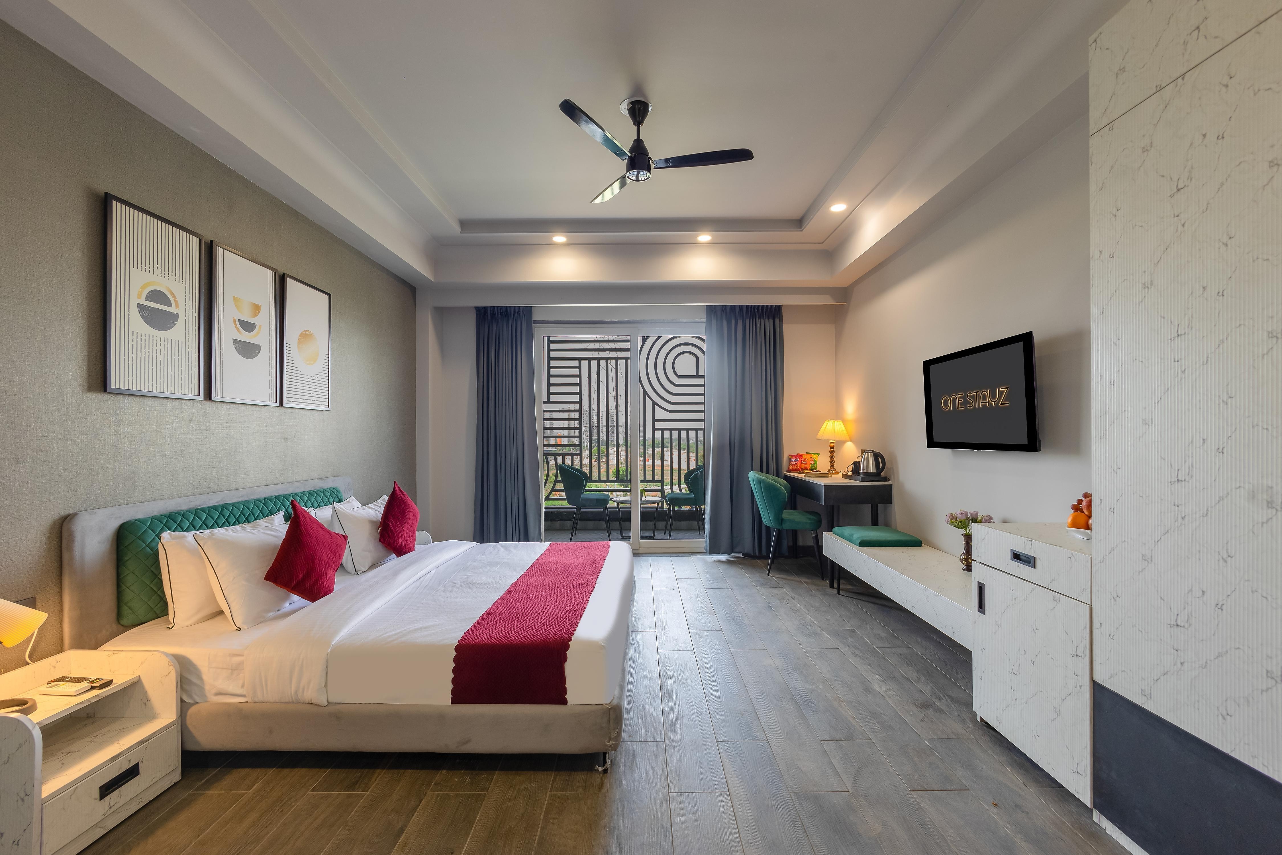 One Stayz near Sohna Road Gurugram 𝗕𝗢𝗢𝗞 Gurgaon Hotel