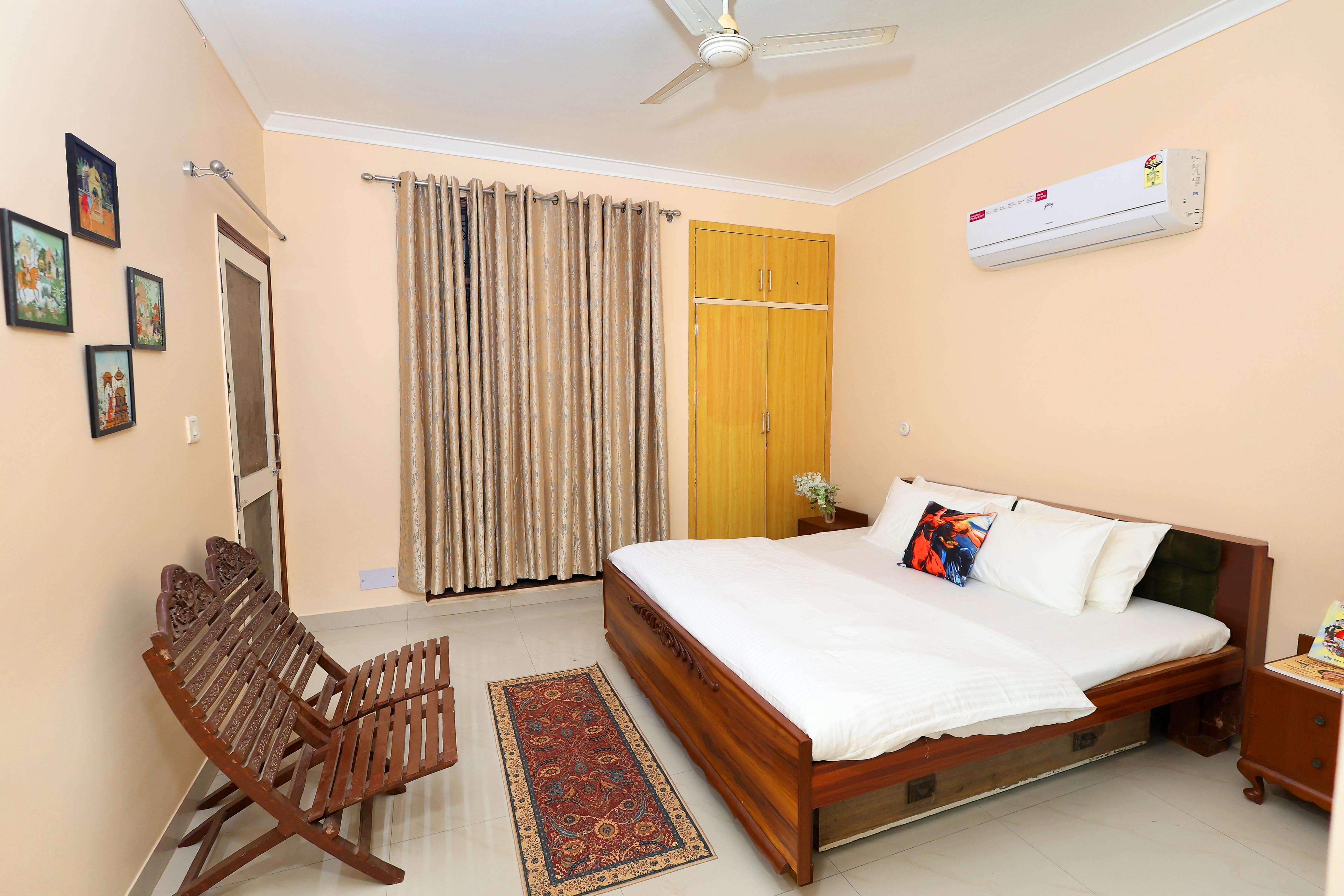 Taj Luxuria by Red Olive |10min to Taj Mahal | 3BHK 𝗕𝗢𝗢𝗞 Agra Apartment